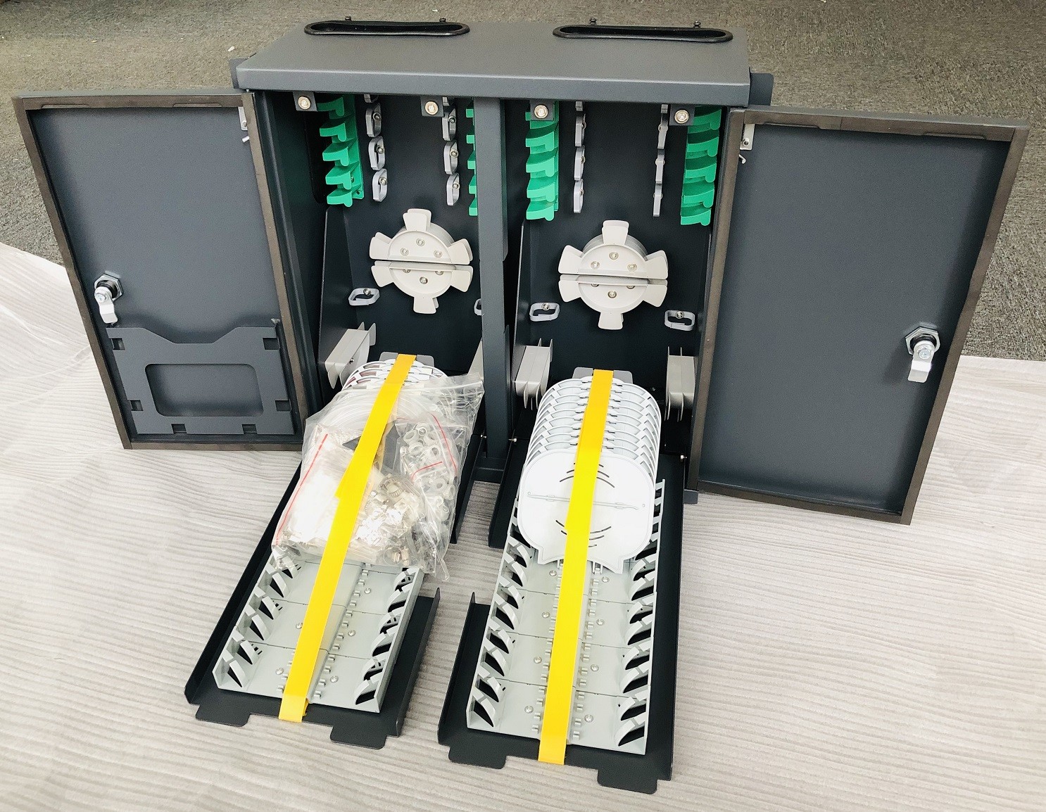 96 (160, 256) Core Indoor Metal Fiber Optic Distribution Box